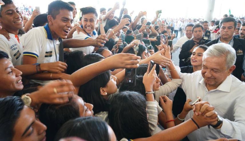 Gobierno de AMLO beneficiará con becas a 13 millones de estudiantes