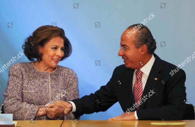 Isabel Miranda anuncia demanda contra Proceso; Calderón sale a defenderla
