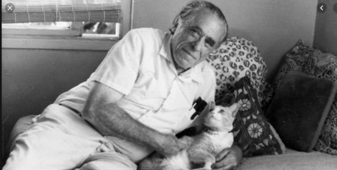 10 frases de Bukowsky, hoy, a 99 años de su natalicio