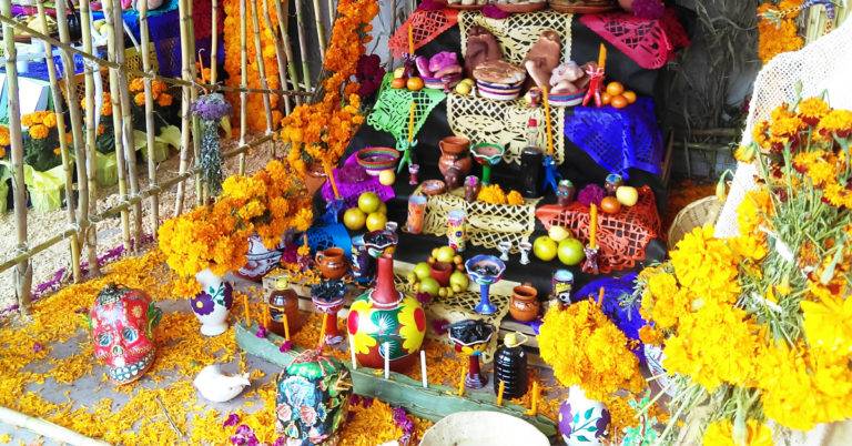 Esto significa cada elemento de la ofrenda de Día de Muertos