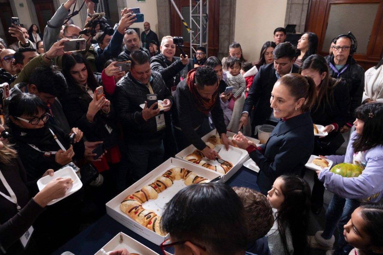 Sheinbaum Celebra el Día de Reyes en Palacio Nacional - RegeneraciónMX